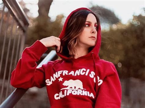 Истинската история на Червената шапчица Всичко за жената