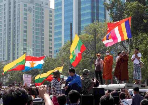 Breaking News ရန်ကုန်နှင့်မန္တလေးတွင် အသံတိတ်သပိတ်ကို ဖျက်ဆီးရေး စစ်တပ