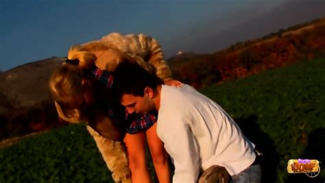 Sex Close To The Nature Marry Queen