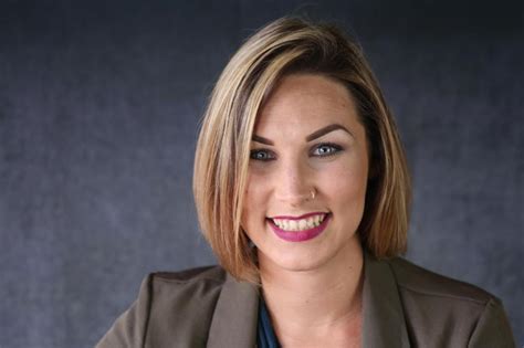 Sarah Oneal On Linkedin First Impressions Are Lasting Need New Headshots Book A Session Today…