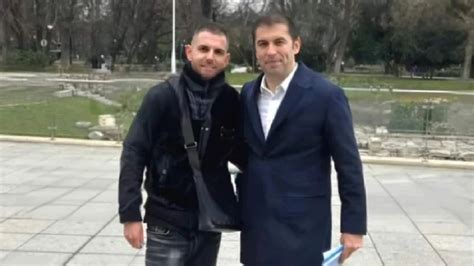 Кирил Петков лъсна на фото с един от ОПГ то в митниците
