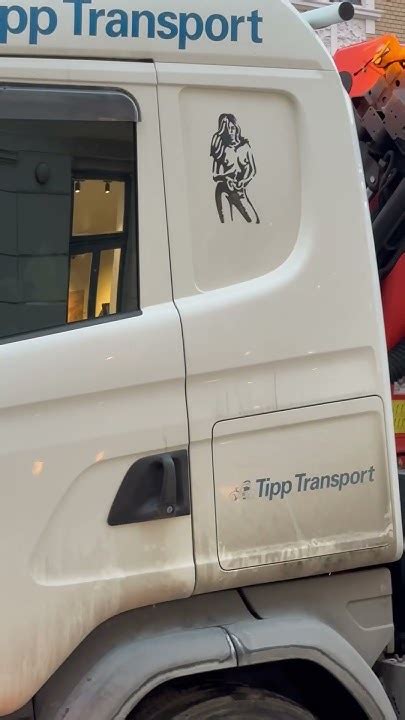 تسلا صورتی و نقاشی سکسی رو کامیون چطوره؟ Youtube