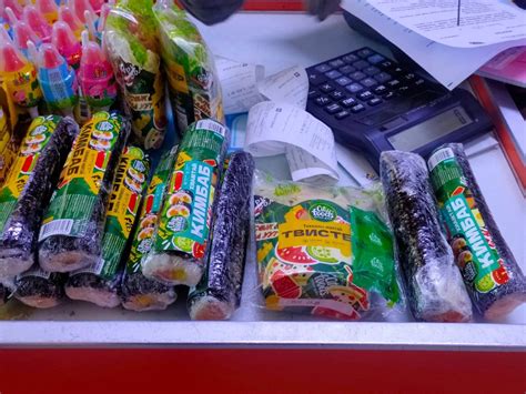 Сургуулийн орчинд худалдаалахыг хориглосон хүнс зарсан 233 зөрчил илэрчээ Newswall