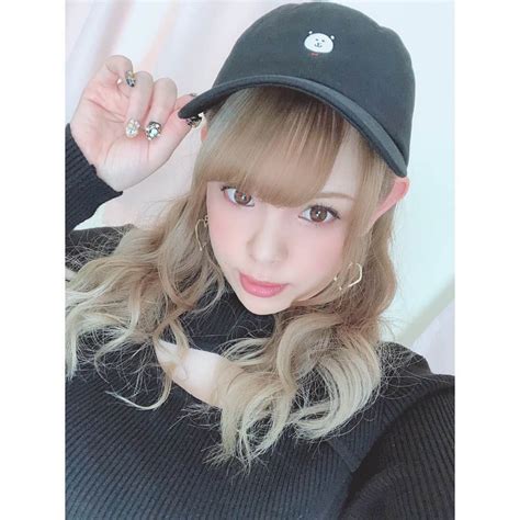 西村ニーナさんのインスタグラム写真 西村ニーナinstagram 「 この輪郭になりたい」4月16日 3時43分 Nishimura