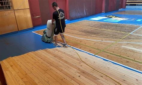 Започна ремонтът на дървената настилката в зала Дан Колов Gabrovo News