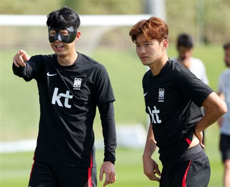 월드컵 손흥민 마스크 7번 문제 없네 알고 보니 스티커