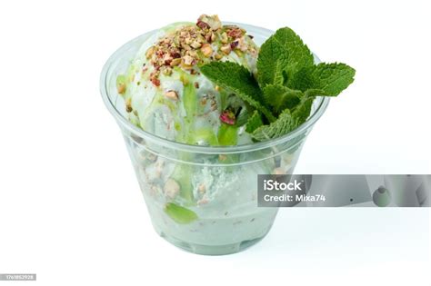 음식 배달 사이트 1에 대 한 흰색 배경에 피스타치오와 아이스크림 과일에 대한 스톡 사진 및 기타 이미지 과일 구 냉동상태의 물 Istock