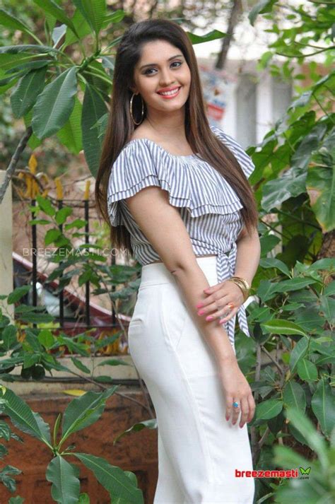 Surbhi Puranik Biography Wiki Age Husband Family Movies