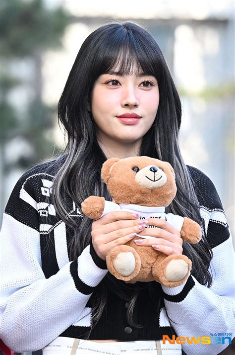 스테이씨 윤 사랑스러운 ‘테디베어 포토엔hd 뉴스인코리아