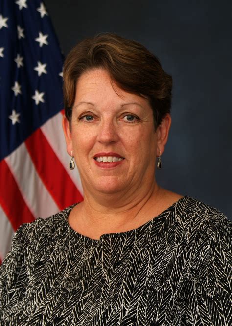 Laura Tucker S Instagram Twitter Facebook On Idcrawl