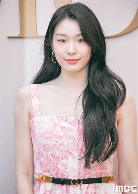 [움짤] 김연아 좌중압도 완전 럭키스텔라