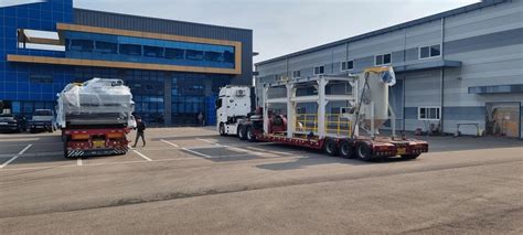 마스크원단 압출장비 반입및설치작업 하늘중량의 현장사진입니다