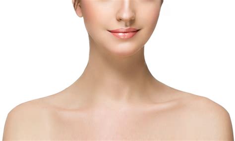 으쓱하는 네클 입술모양 아름다운 여인 얼굴 클로즈 업 인물사진 가꿔주기에 대한 스톡 사진 및 기타 이미지 가꿔주기 갈색 머리 건강관리와 의술 Istock