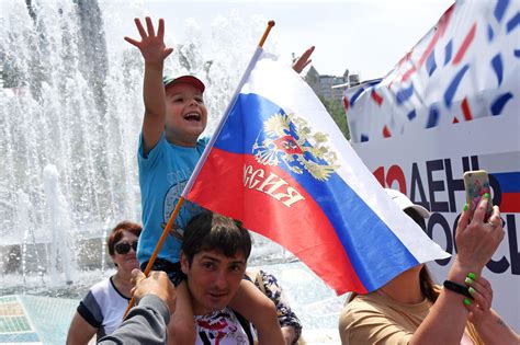 Володин поздравил жителей страны с Днем России Российская газета