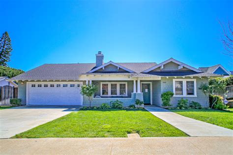 Scalloped Roof Shingles A Decorative Twist On Asphalt Roofing