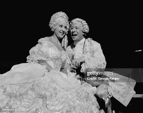 152 Bert Lahr Photos And High Res Pictures Getty Images