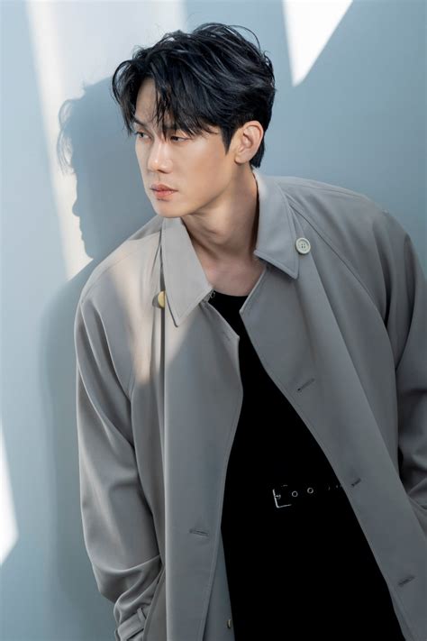 더쿠 유연석 눈 속에 품은 칼 [화보]