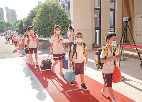 全区中小幼学校“花样”迎开学 松江报