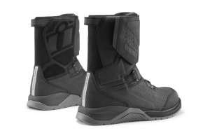 Essential Waterproof Boots For Motorcyclists Bike Exif