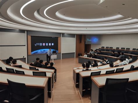 商学院举办金融科技创新应用趋势与人才需求专题讲座