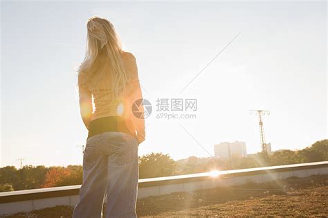面向太阳高清图片下载 正版图片 摄图网