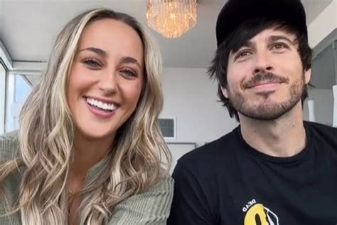 Alex Evans Girlfriend 2022