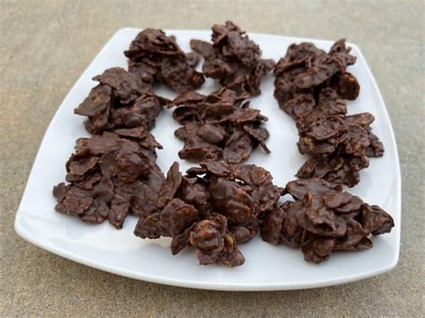 Crispy Chocolate Corn Flake Clusters 4 Ingredients • Simple Nourished