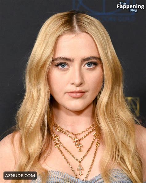 Kathryn Newton Sexy Looks Stunning At The 27th Annual Art Directors