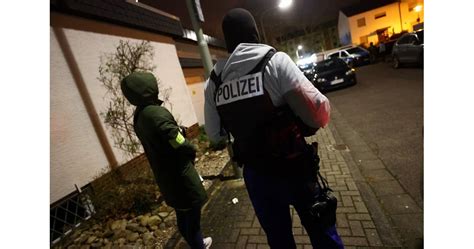 Най малко 11 убити и петима ранени при стрелба в германския град Ханау Снимки