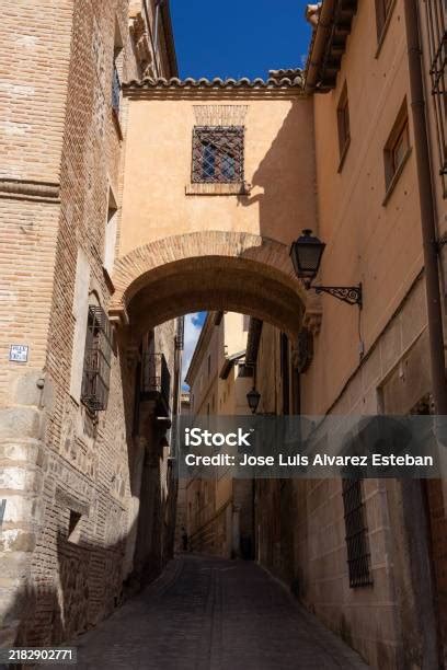 유네스코 세계 문화 유산으로 지정된 톨레도시의 유대인 지구는 화창한 날에 계곡 전망대 이후입니다 카스티야 라 만차 스페인 0명에 대한 스톡 사진 및 기타 이미지 Istock