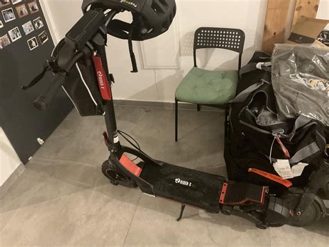 can someone help me identify this e scooter or just help me figure out how to disable the speed