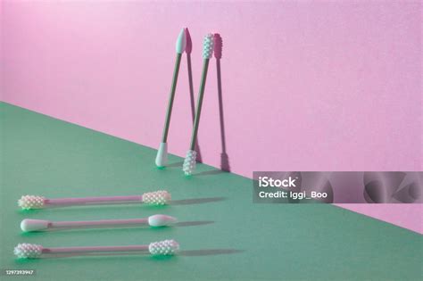 여러 가지 빛깔의 재사용 가능한 화장품 실리콘 면봉 제로 폐기물 개념 개념에 대한 스톡 사진 및 기타 이미지 개념 개인 장식품 건강한 생활방식 Istock