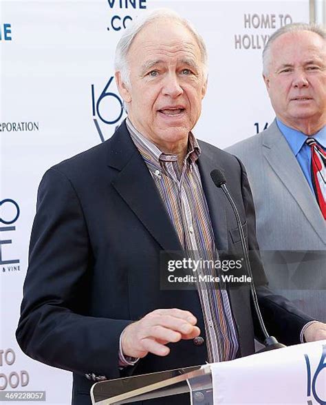 Robert Pine Actor Photos And Premium High Res Pictures Getty Images