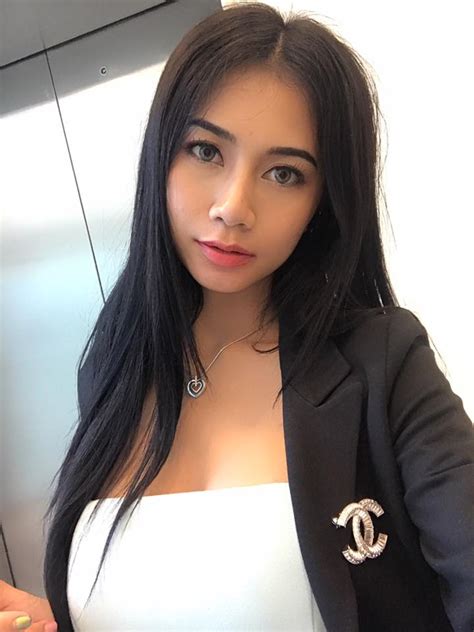 Selfie Scrolller Selfie Scrolller