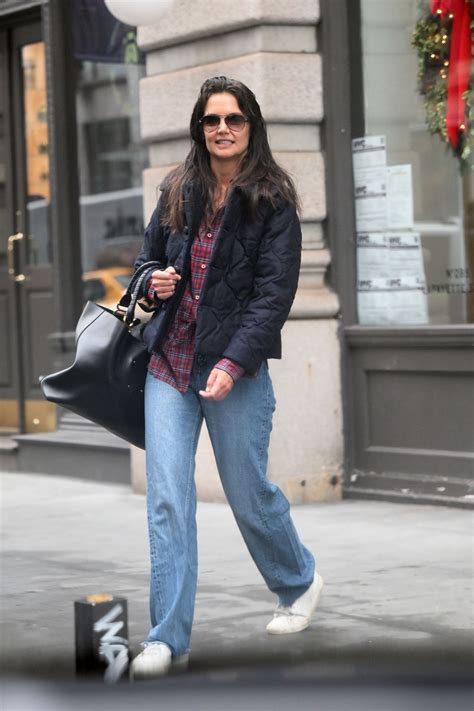 Katie Holmes Street Style New York City 01032023 • Celebmafia