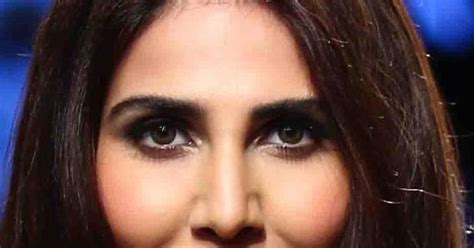 DESI ACTRESS PICTURES Vaani Kapoor Cute Smiling Face Closeup Stills Desipixer