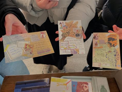 살롱드마고 비도 오고 날씨도 쌀쌀한 조금은 꿀렁꿀렁한😑 토요일이었지만 꼴라쥬엽서 만들기를 너무 멋지게 facebook