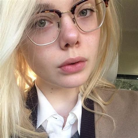 Pin By Pad Y Viruta On Cloe Elle Fanning Blogger Girl Dakota And