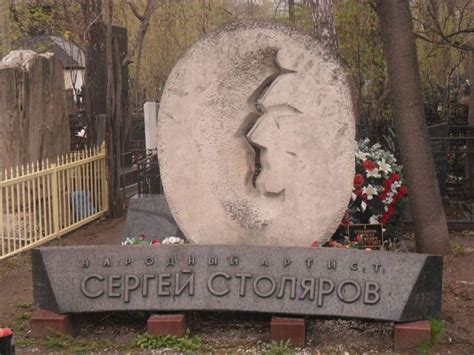 Знаменитости похороненные на ваганьковском кладбище москвы список и фото