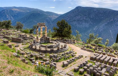 Hiking In Greecedown The Ancient Footpath Into Delphi