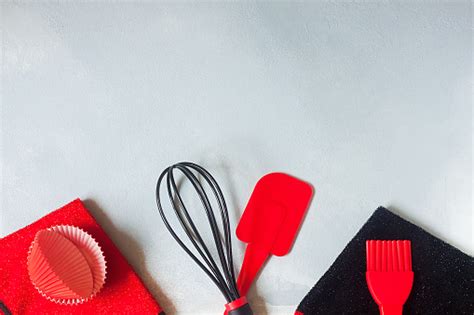 회색 배경최소한의 스타일 컨셉에 평면도에서 베이킹 기구 개인 장식품에 대한 스톡 사진 및 기타 이미지 개인 장식품 개체 그룹 검은색 Istock