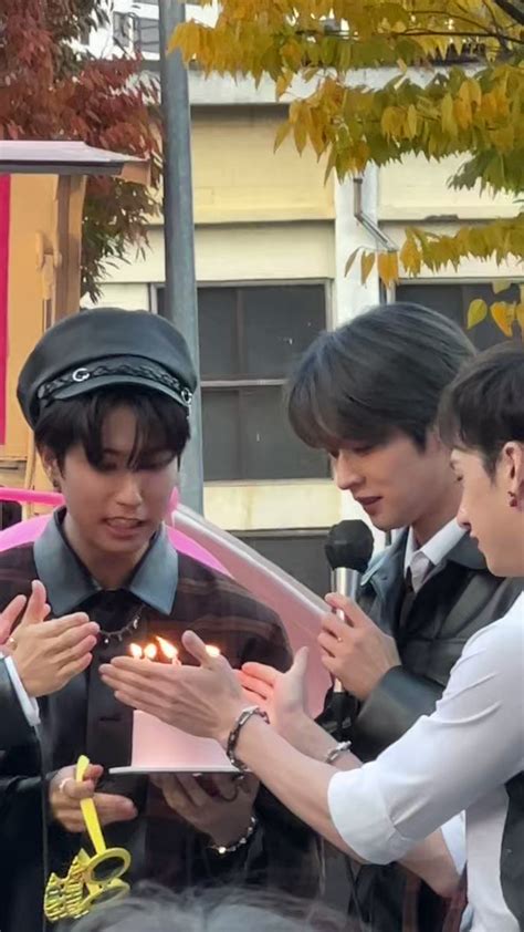 아로 On Twitter 대장 고양이 리노 생일 축하해애애애 4lnvqgtzg0 Twitter