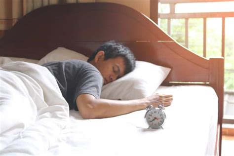 Ereksi Waktu Pagi Normal Untuk Lelaki? Ketahui Punca Morning Wood