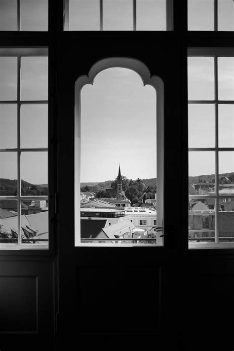 คลังภาพถ่ายฟรีของ กรอบรูป กรอบหน้าต่าง การถ่ายภาพขาวดำ ขาวดำ คริสตจักรยอด คลาสสิก ความ