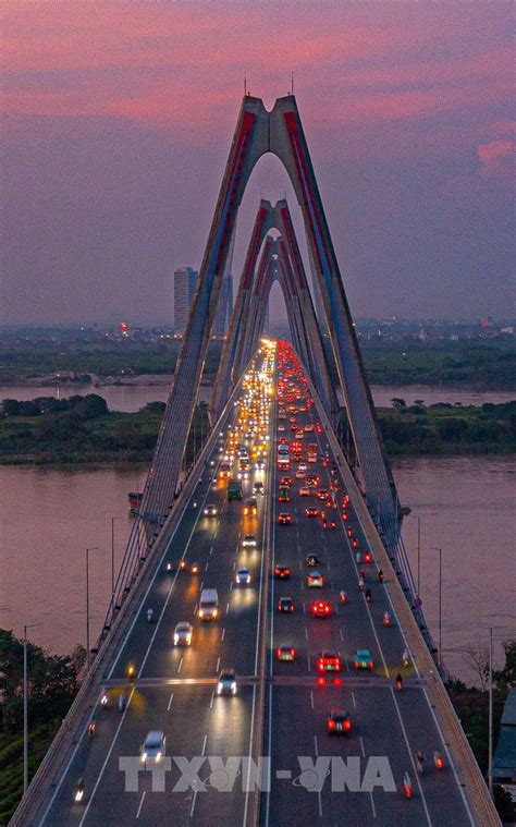 Cầu Nhật Tân Biểu Tượng độc đáo Của Hà Nội Photo