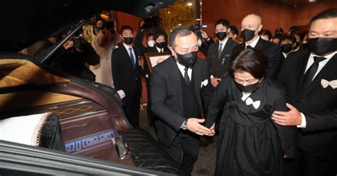 전두환 부인 이순자 남편 대신 사죄 41년만의 사과