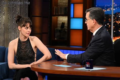 Kristen Stewart Exposed Tits In Front Of Stephen Colbert 9 Photos