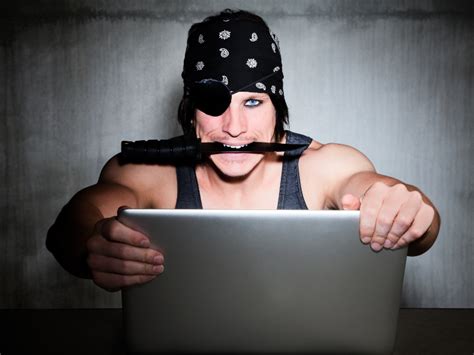 Microsoft Targets Chinese Pirates With Free Upgrade To Windows Gear Siliconrepublic Com