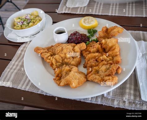 Wien Austria 19th June 2024 Wiener Schnitzel Of Veal With Side