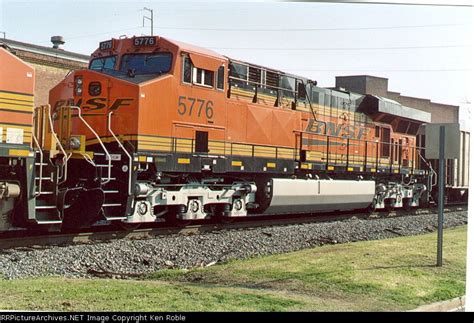 Bnsf 5776